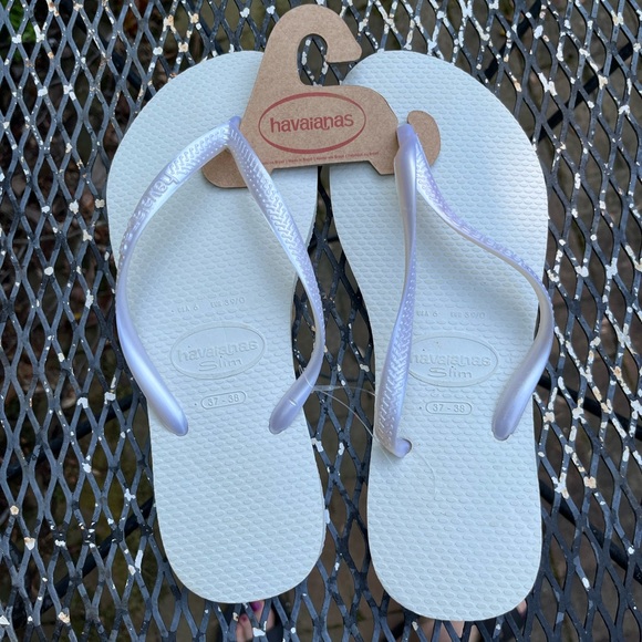 Havaianas | Shoes | Havaianas Cream Flipflops With A Pearl Shimmery ...